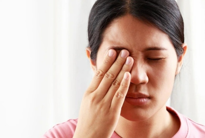 आंखों से ऐसे हटाएं धूल और गंदगी, एक्सपर्ट से जानें आसान से तरीके