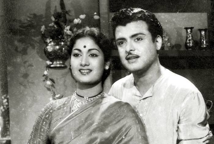 रेखा को पिता ने भी नहीं दिया अपना सरनेम, जान लीजिए एक्ट्रेस का पूरा नाम, रहस्यों से भरी है जिंदगी