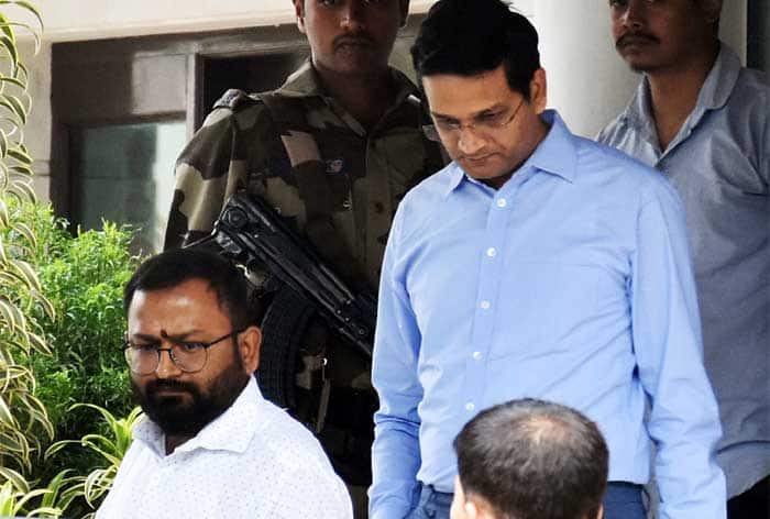 Land Scam Case: PMLA कोर्ट ने झारखंड के IAS अफसर छवि रंजन को 6 दिन के ...