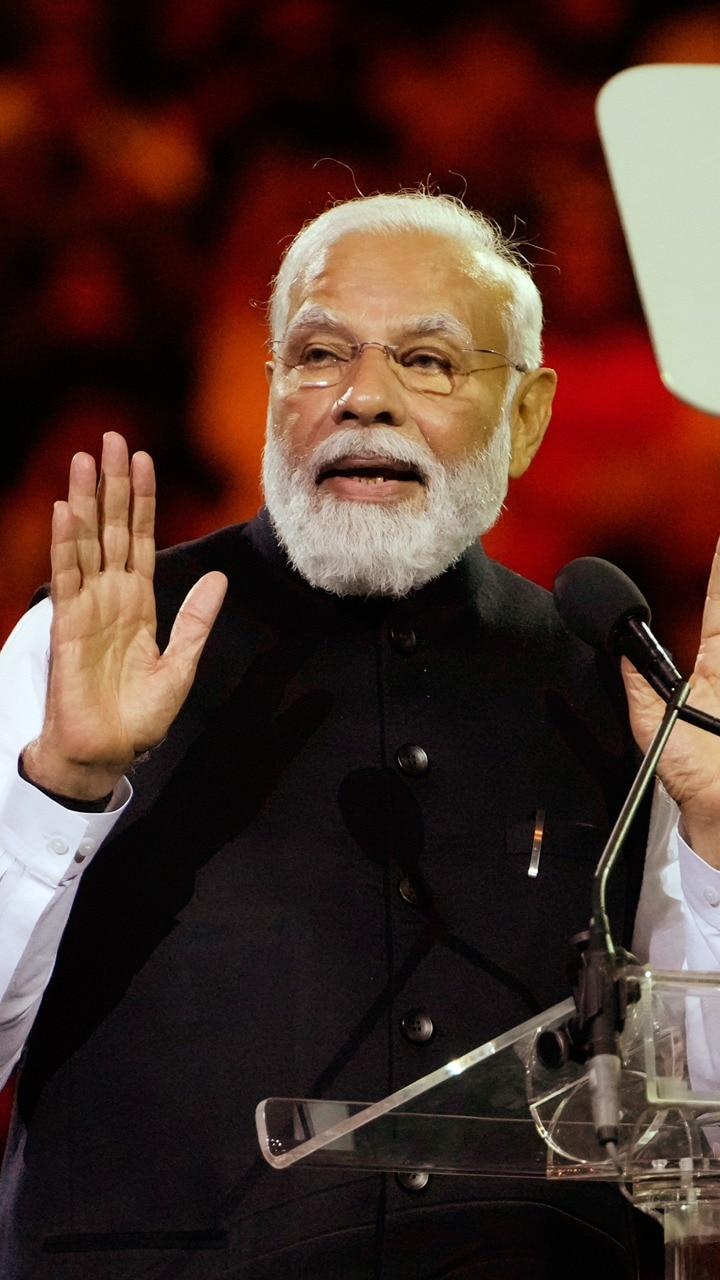 PM नरेंद्र मोदी की सैलरी पता है आपको? जानते हैं उन्हें कैसी-कैसी ...