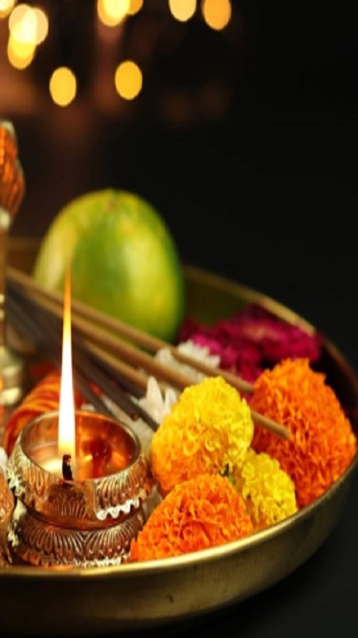 पूजा में क्यों चढ़ाते हैं गेंदे के फूल? जानें वजह