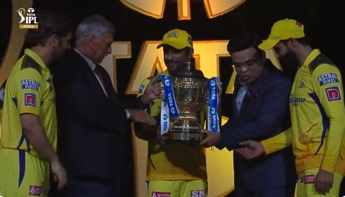 MS Dhoni Asks Ambati Rayudu, Ravindra Jadeja to Lift IPL 2023 Winning Trophy; CSK Captain’s ...