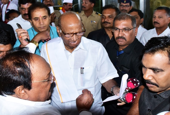 Sharad Pawar: पवार ने राजनीतिक सफर पर लगाया फुल स्टॉप, जानें कैसा रहा ...