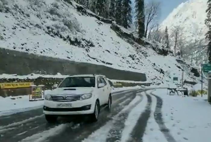 Weather Update: क्या ये मई का ही महीना है? दिल्ली-NCR में पंखे बंद और ...