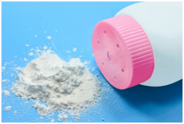 ऑयली हेयर से हैं परेशान तो बेबी पाउडर मिनटों में कर सकता है आपका काम ...