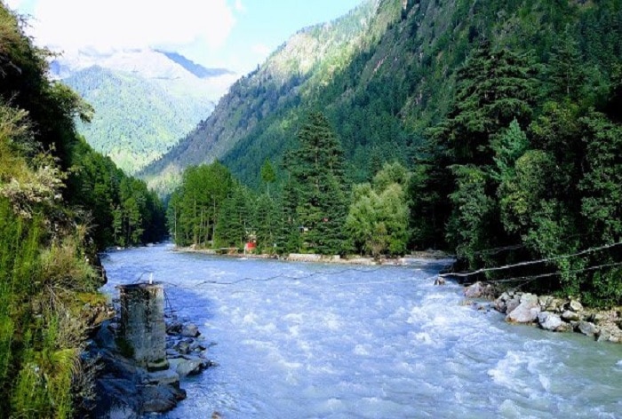 बेहद सुंदर है Bhuntar हिल स्टेशन, आप भी घूम आइए