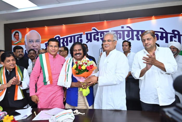 छत्तीसगढ़ में चुनाव से पहले बीजेपी को तगड़ा झटका, आदिवासी नेता नंद ... छत्तीसगढ़ में चुनाव से पहले बीजेपी को तगड़ा झटका, आदिवासी नेता नंद ...