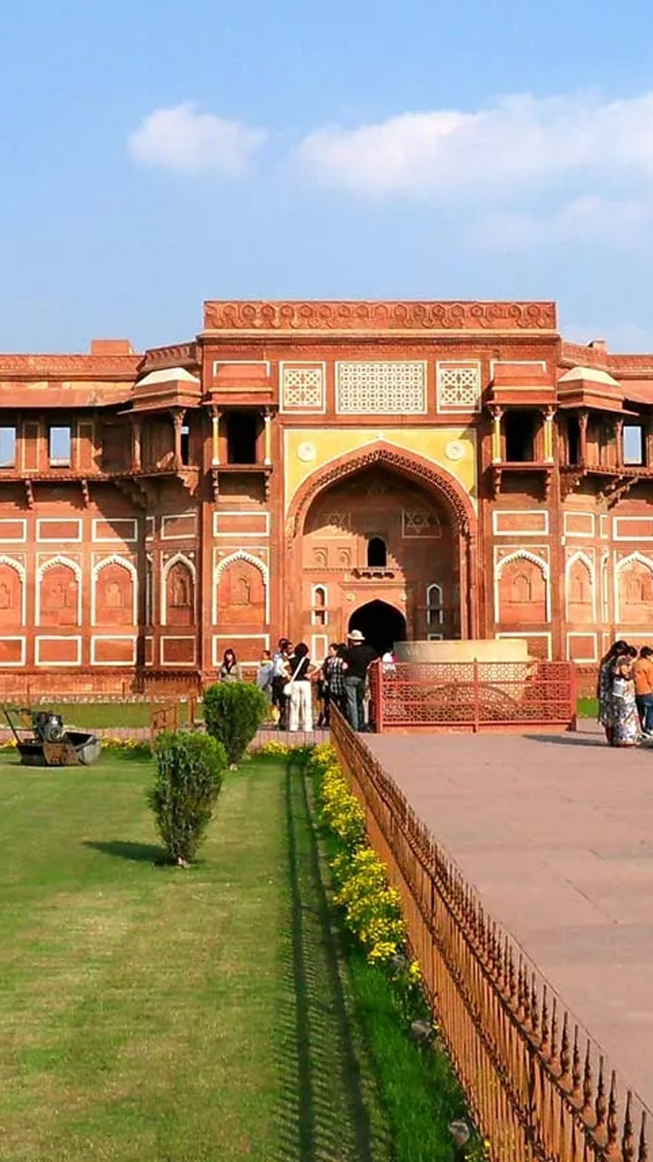 Top 10 Oldest Forts in India