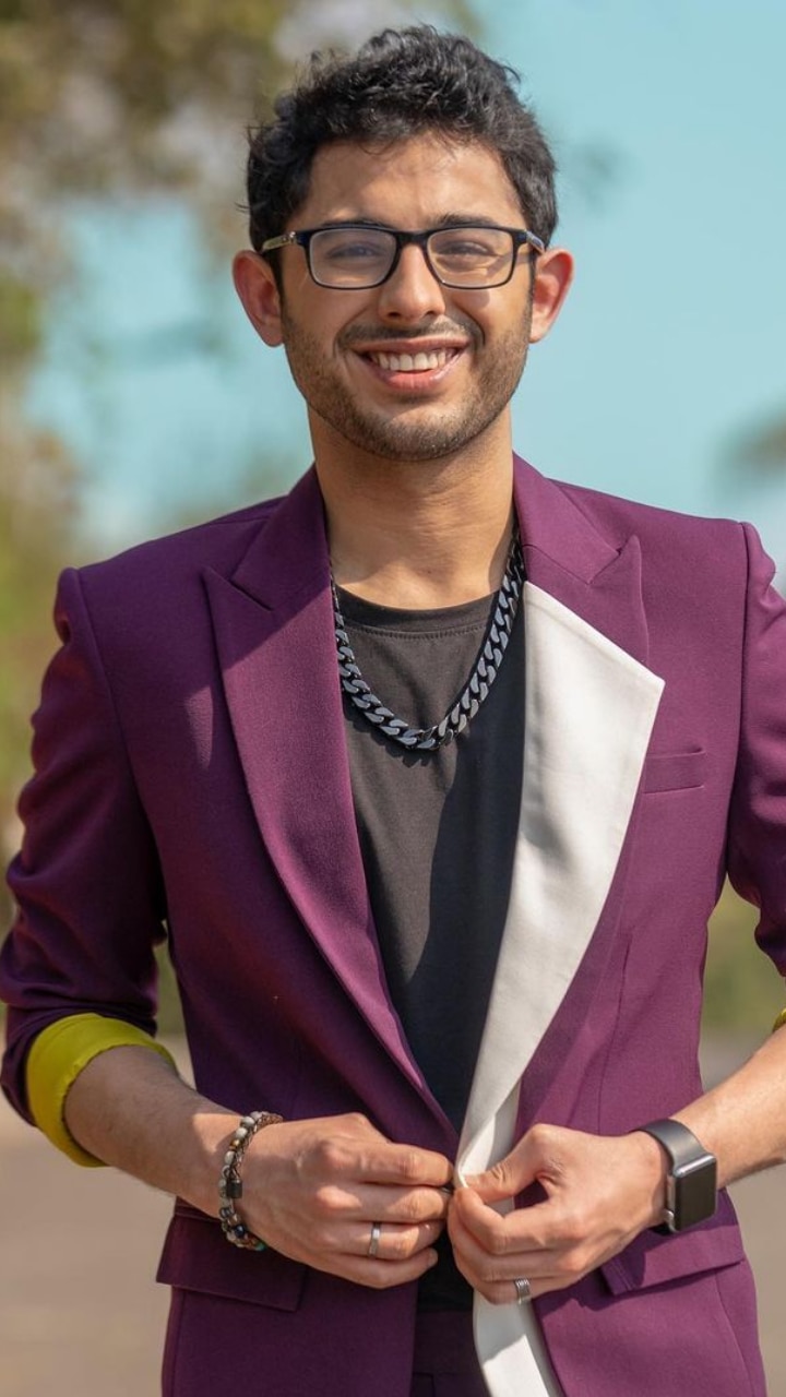 कितना कमाते हैं Carry Minati उर्फ अजय नागर