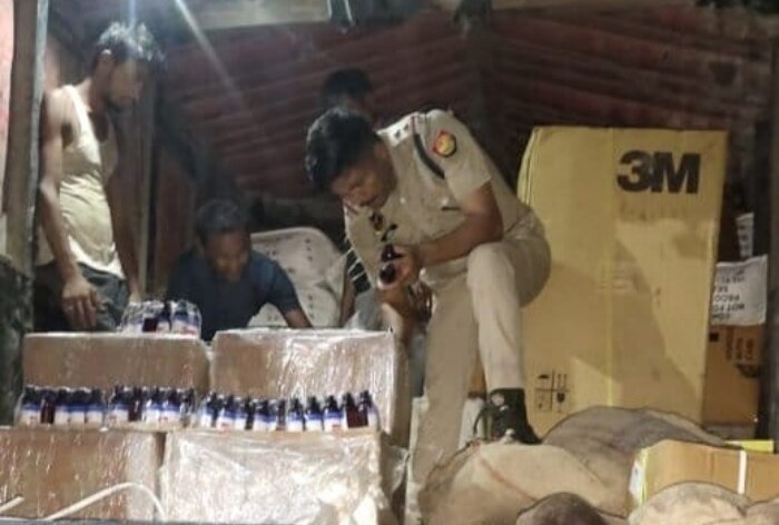 Assam News: असम में कोडीन फॉस्फेट सिरप की 700 से ज्याजा बोतलें जब्त, एक ...