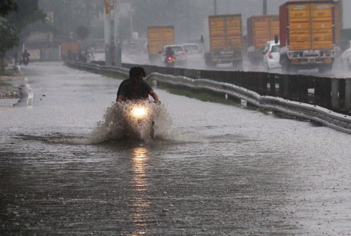 In Next 48 Hours, Monsoon Rains Will Hit Kerala