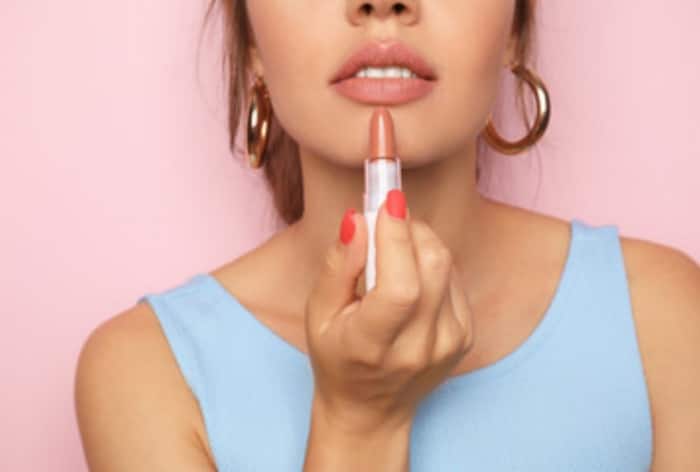 Beauty Tips: 5 Side Effects of Wearing Lipstick Regularly