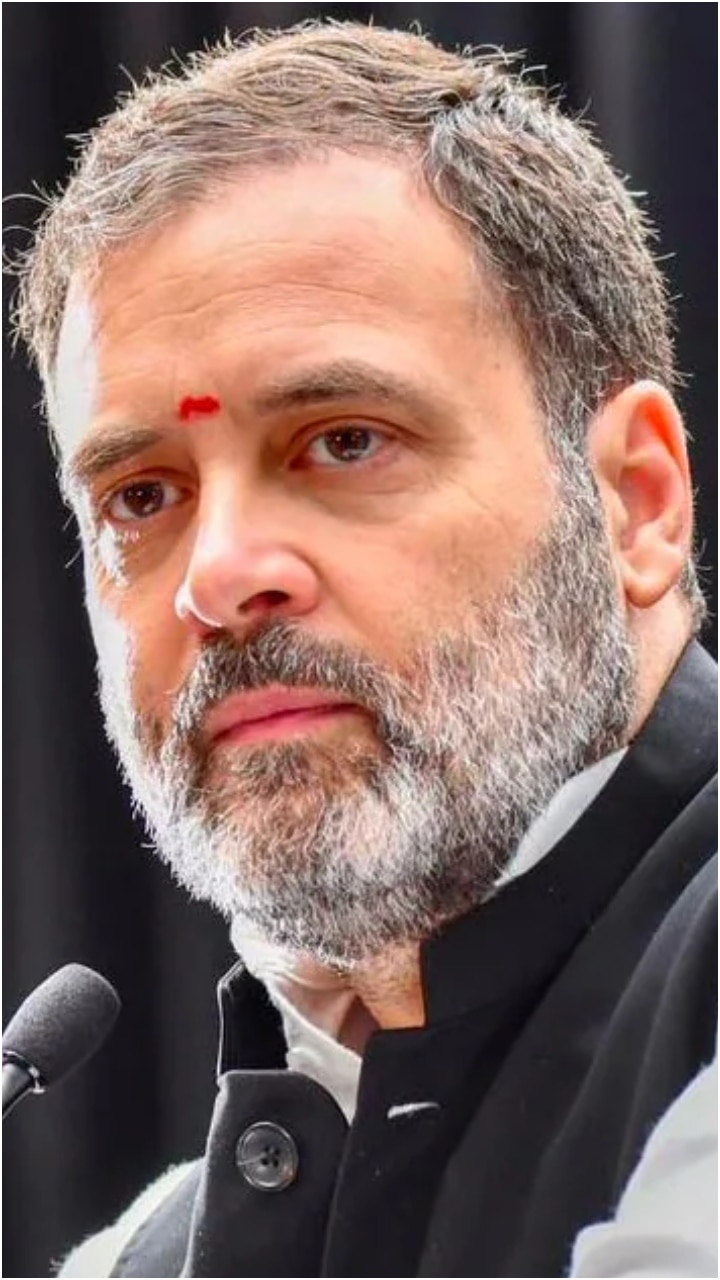 पंडित से डॉक्टर तक....AI ने दिखाया राहुल गांधी का गजब का अवतार ...