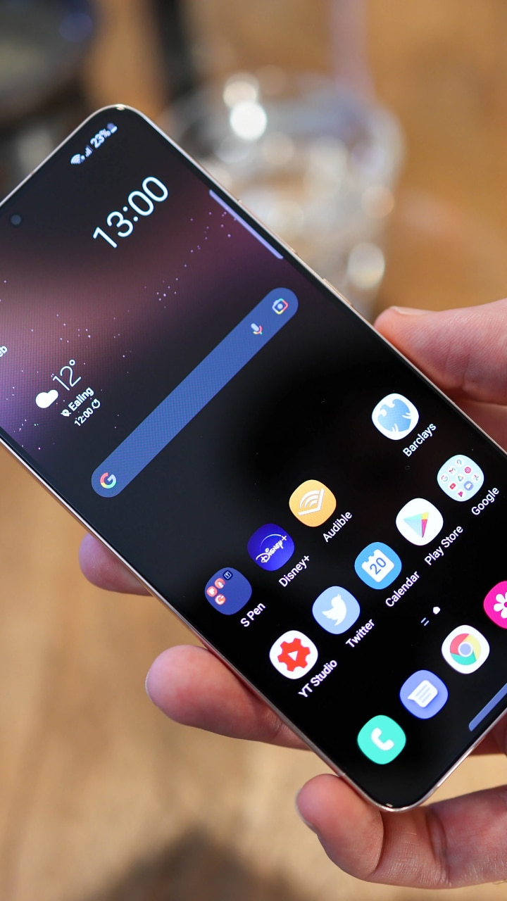 15 Most Popular Premium Smartphones In The World