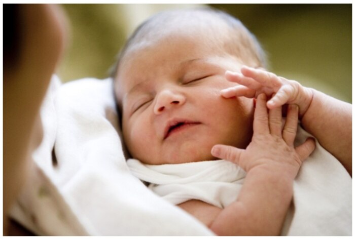 बच्चे के जन्म पर क्यों पीटे जाते हैं बर्तन?