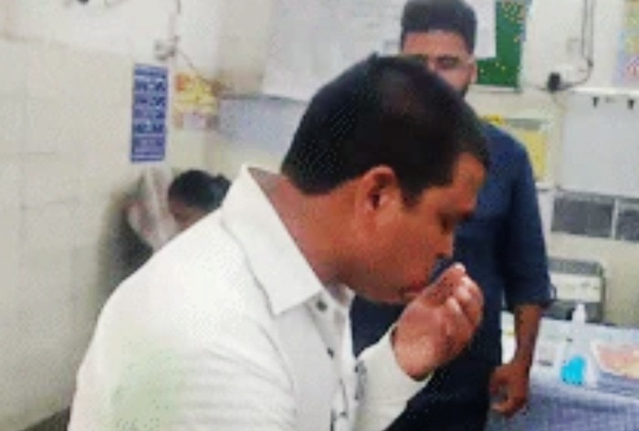 Govt Official in Madhya Pradesh Swallows Rs 5,000 Bribe Money After ...
