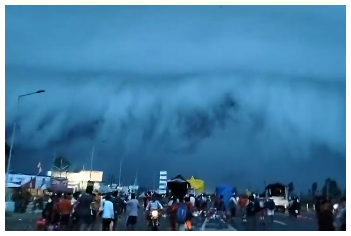 Strange Yet Captivating Cloud Formation Appears In Haridwar Watch Enchanting Video