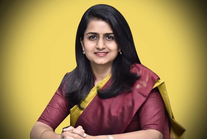 Meet IAS Saumya Sharma Who Lost Hearing Ability At 16, But Cracked UPSC In First Attempt | Read ...