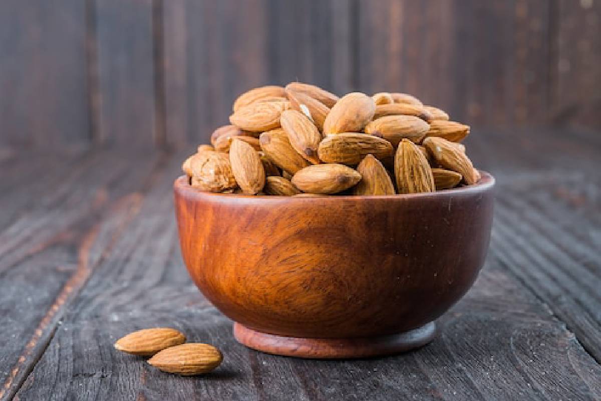 किशमिश और बादाम एक साथ खा सकते हैं?