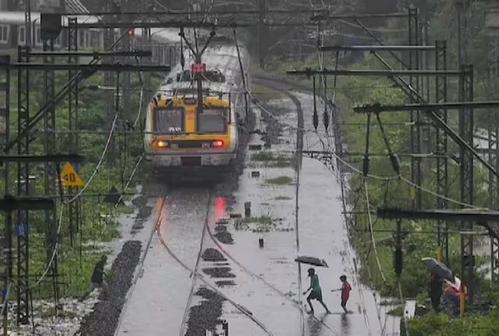 Mumbai: Commuters Face Inconvenience As Heavy Rains Lead To Cancellation Of More Than 100 Local ...