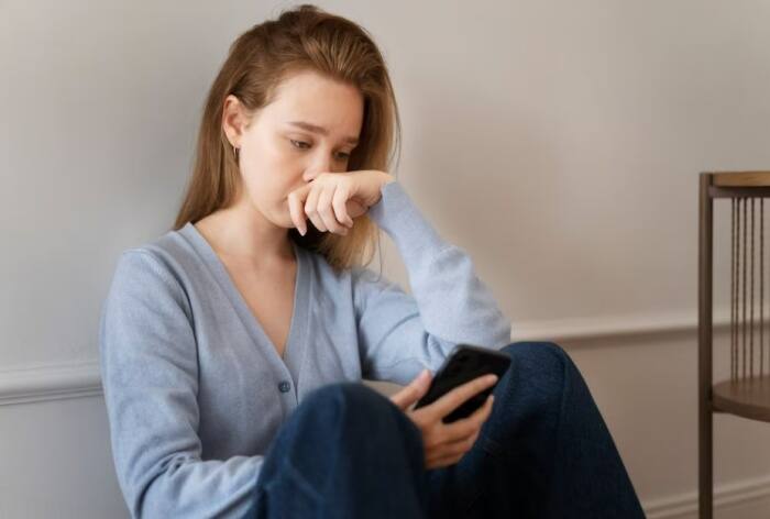 What is Phone Anxiety And Why Do Some People Avoid Taking Calls? Signs ...