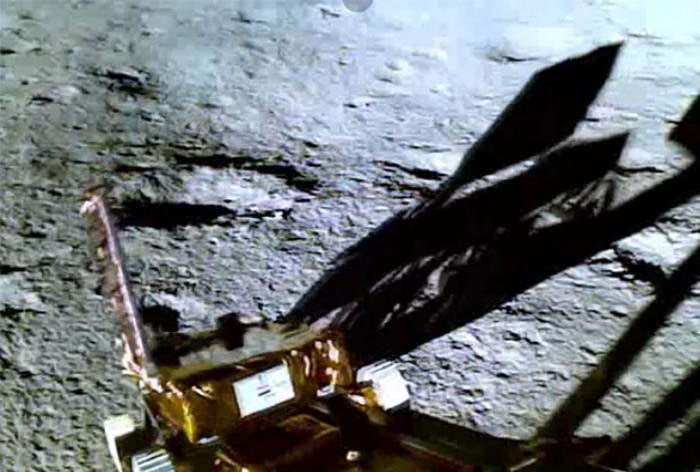 Watch Video: Pragyan Rover ने चांद पर ISRO का Logo और National Emblem ...