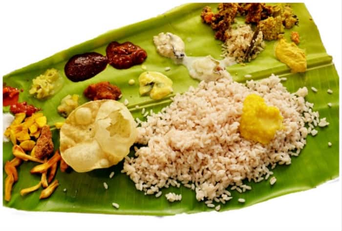 What is Onam Sadhya 2023? A Grand Feast of 26 Dishes Serve on The ...