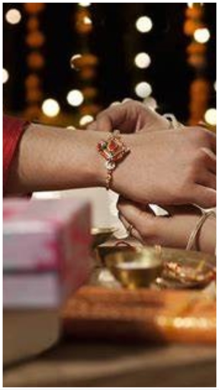 How to Celebrate Rakhi As Per Your Zodiac Sign?