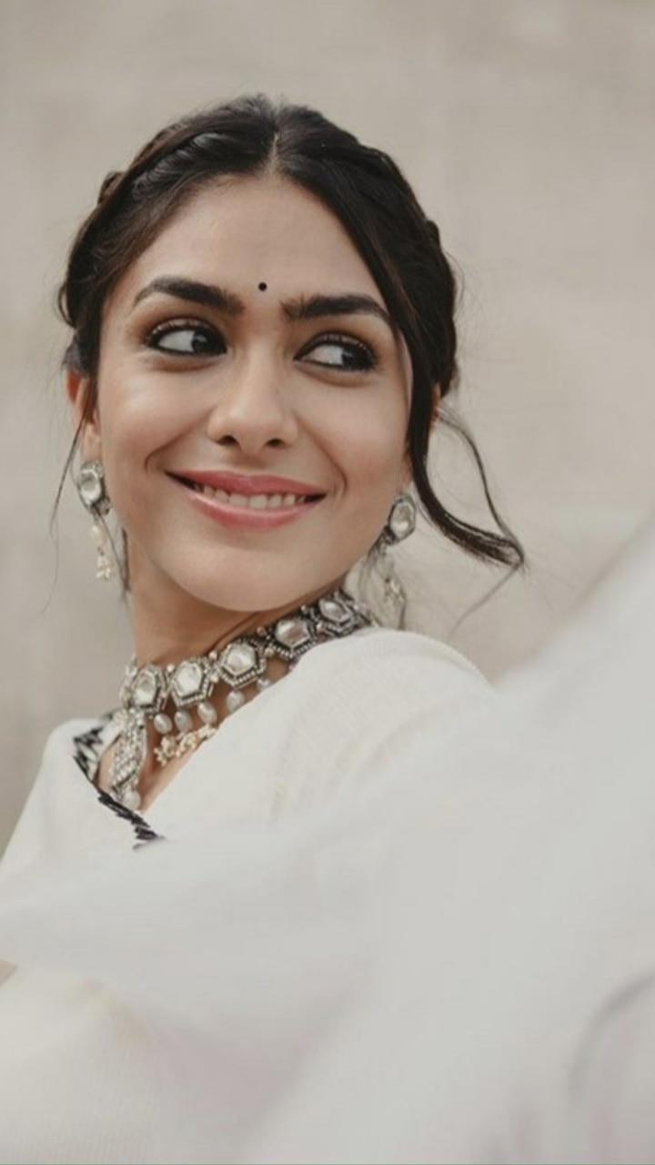 Top 10 Bindi Designs Inspired By Bollywood Divas