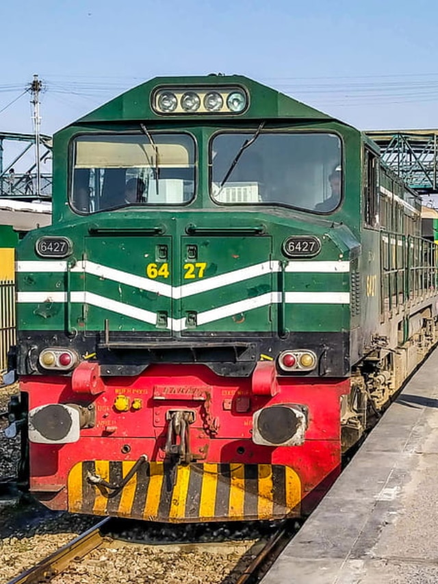 Top 10 Railway Stations In Pakistan - InPics