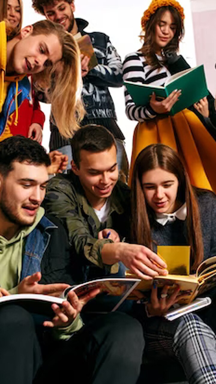 Top 5 Popular Digital Gurus Known For Their Unconventional Teaching Style