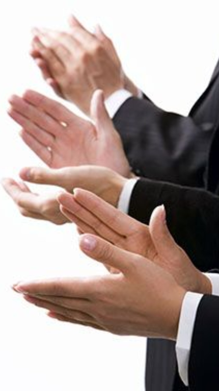 Clapping benefits: ताली बजाने से मिलते है आपको यह 10 जबरदस्त फायदे