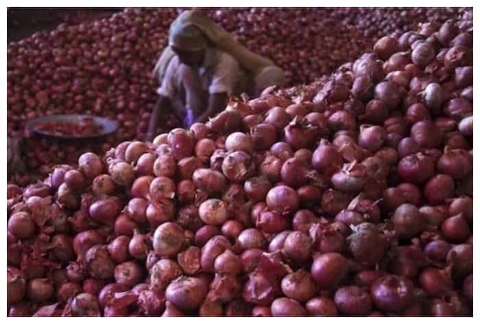 Great News For Consumers! Mother Dairy's Safal Outlets to Sell Buffer Onion at Rs 25/kg; Check ...