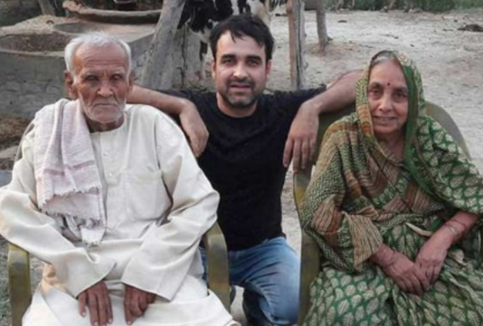 Pankaj Tripathi Father Pandit Banaras Tiwari Dies at 99, Last Rites to ...