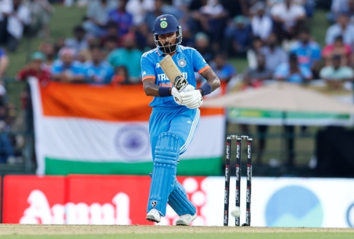 DJ Plays Ram Siya Ram Song After Hardik Pandya Every Boundary | Watch ...