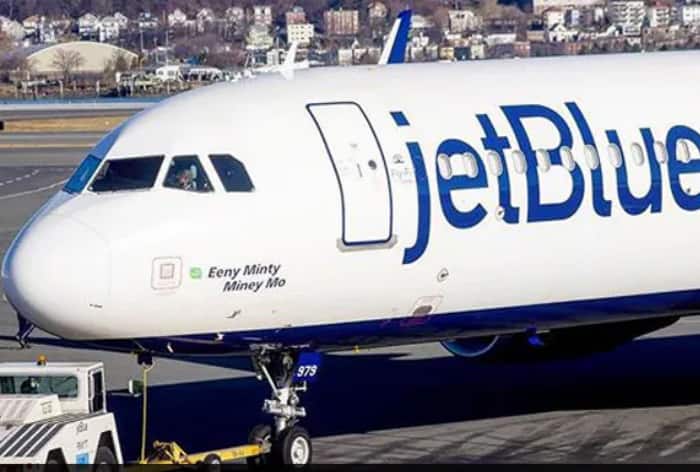 JetBlue Flight Caught In Severe Turbulence Near Florida 8 Injured Investigation Underway