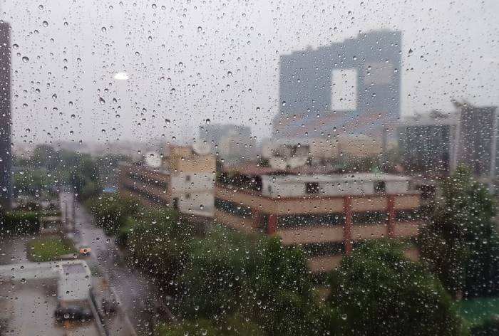 Rain Lashes Parts Of Delhi Ncr More Showers Likely Today