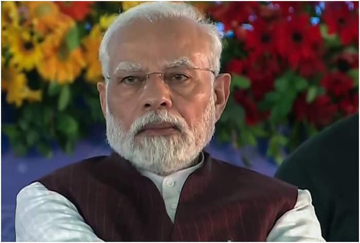 नेकलेस-झुमके से चायपत्ती और घोड़ा तक... जानें PM मोदी को विदेशों से क्या-क्या अजीब तरह के तोहफे ...