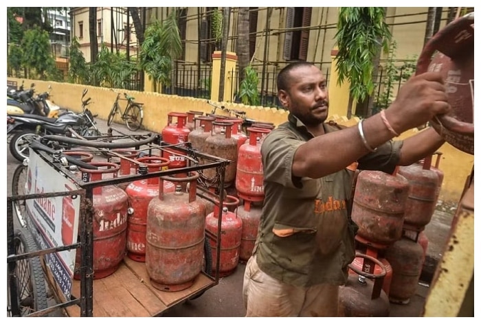 Ujjwala Yojana: 75 लाख फ्री एलपीजी कनेक्शन में देगी केंद्र सरकार, जानें ...