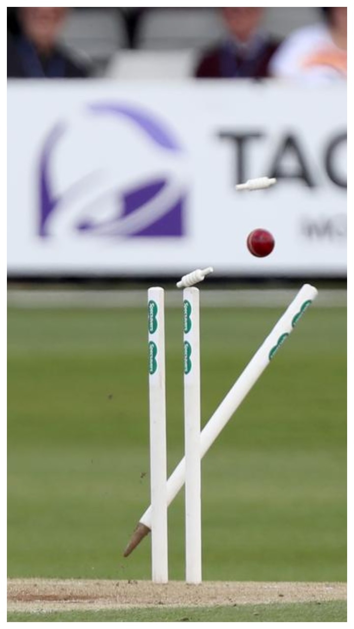 6 गेंदों पर 6 विकेट लेने वाले 3 गेंदबाज