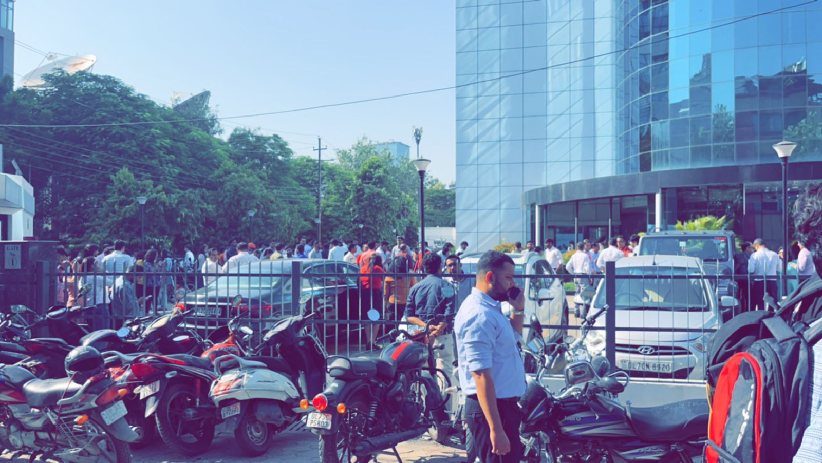 Earthquake Of 6.2 Magnitude Strikes Delhi: See Photos, Videos in Noida ...