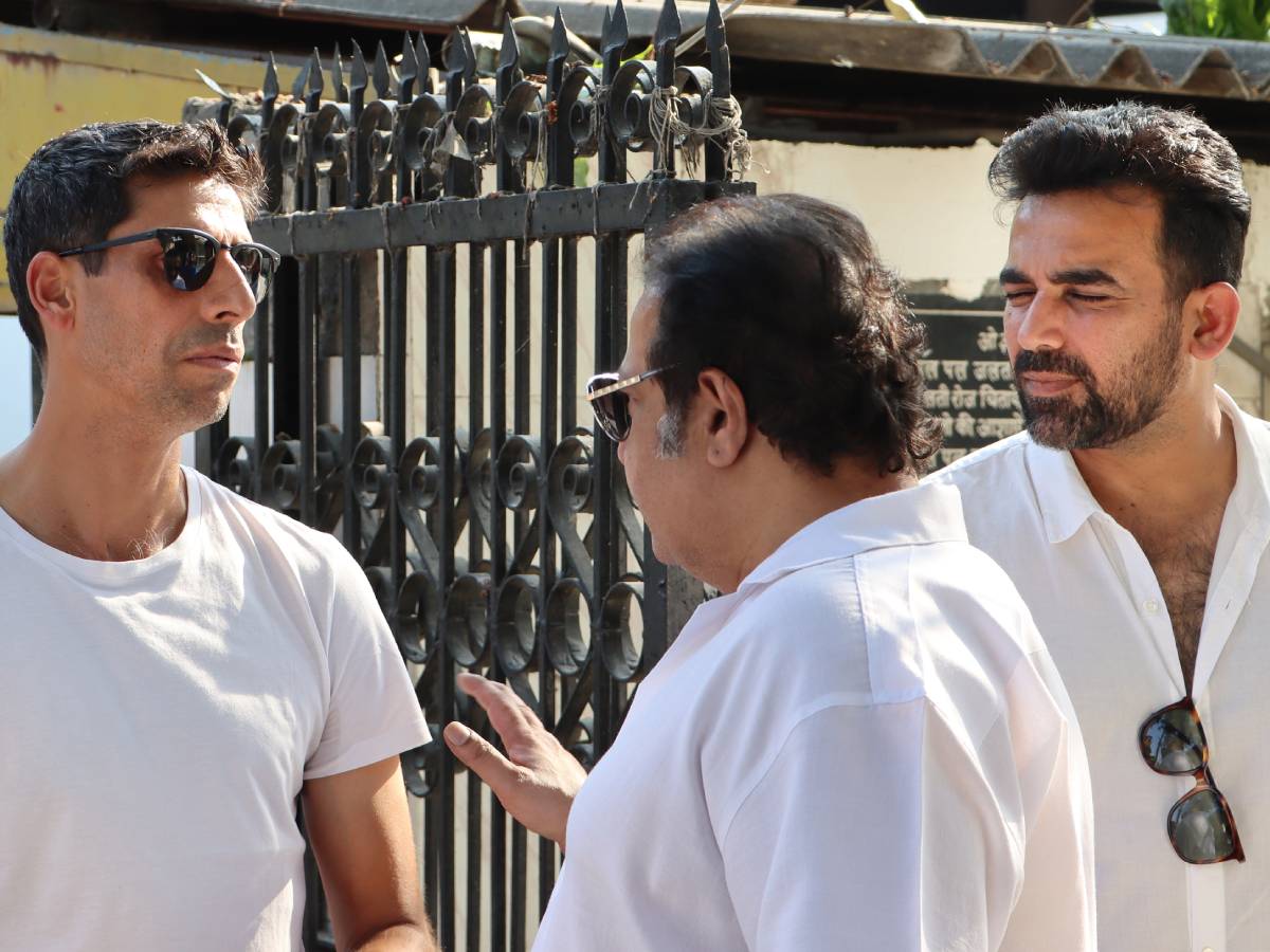 पंचतत्व में विलीन हुए Bishan Singh Bedi, क्रिकेट जगत की इन हस्तियों ने ...