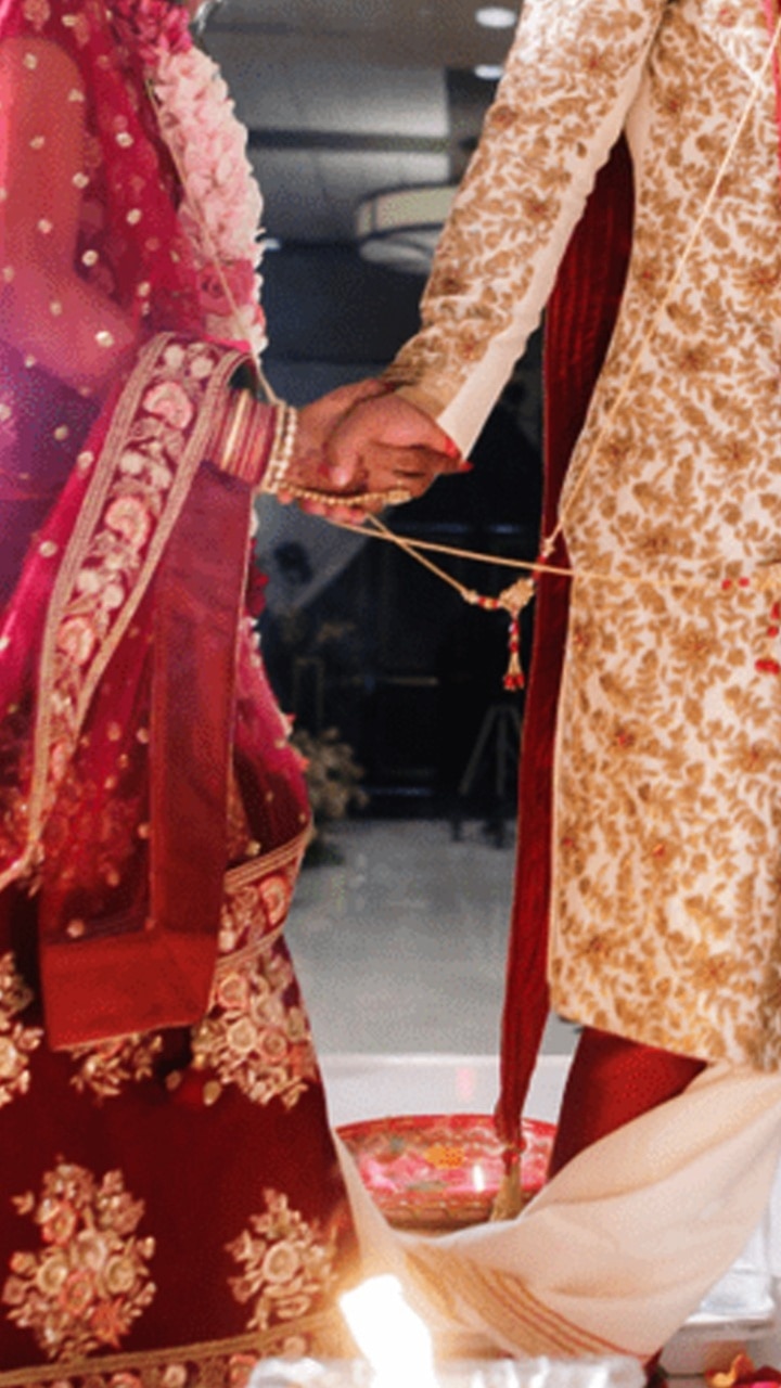 7 Significance of 'Saat Phere' For Marital Bliss
