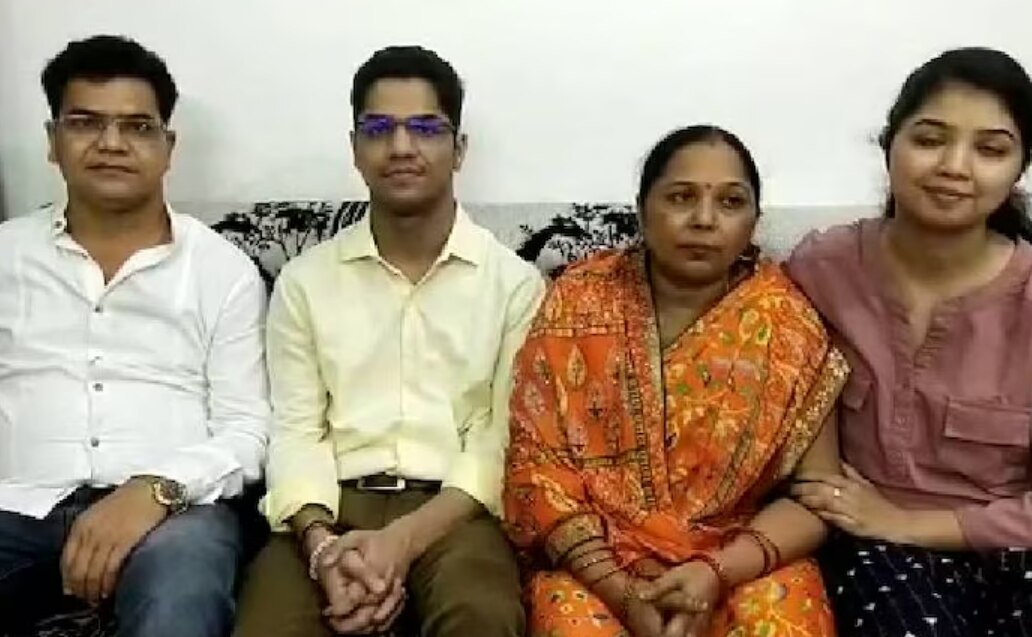 Success Story: बिना कोचिंग के पहले प्रयास में बने IAS बने आर्दश, जानें ...