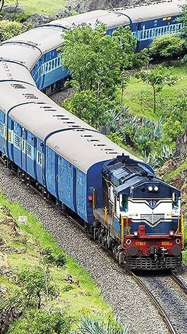 Top 10 Lesser-Known Facts About Indian Railways - InPics