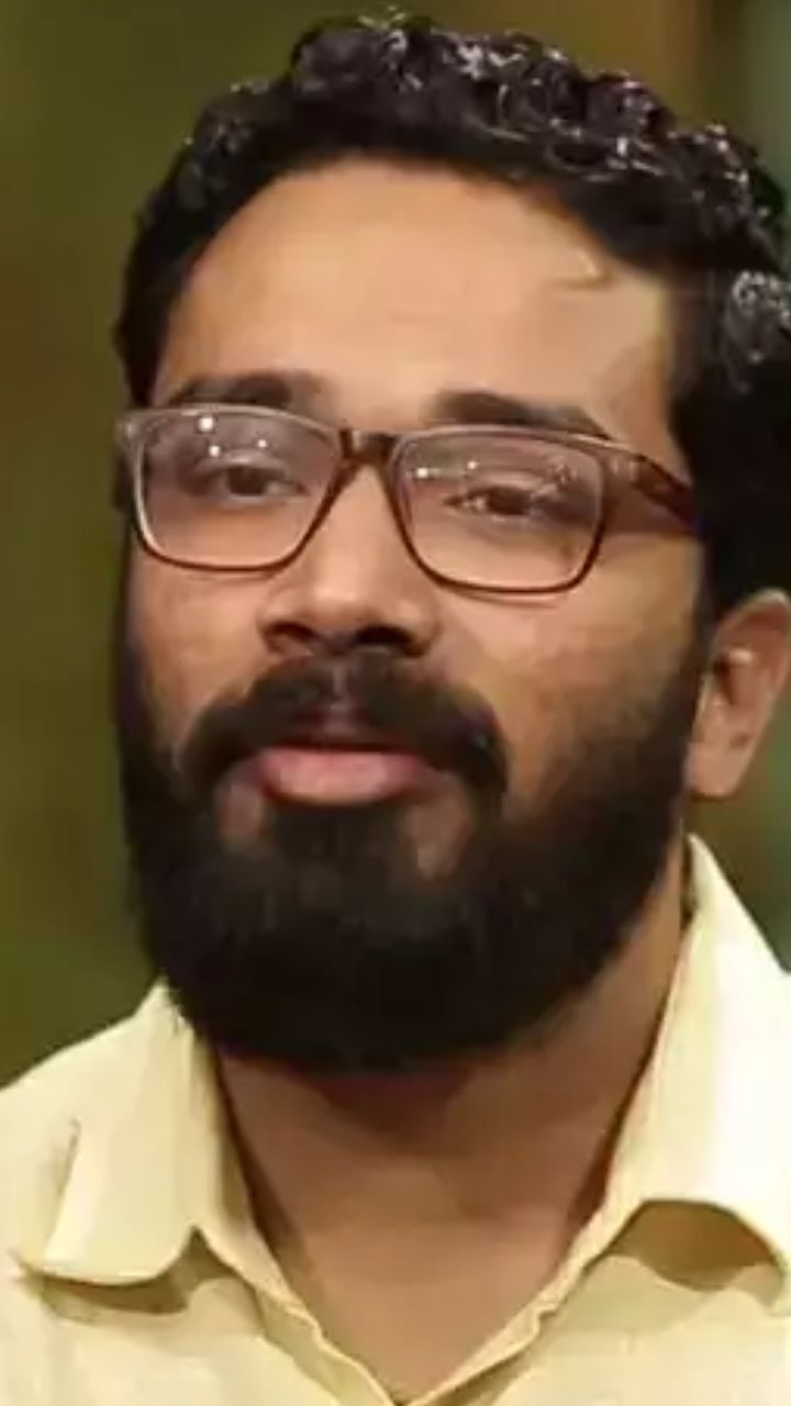 इस IAS अफसर की 6 दिन में क्यों चली गई DM की कुर्सी?