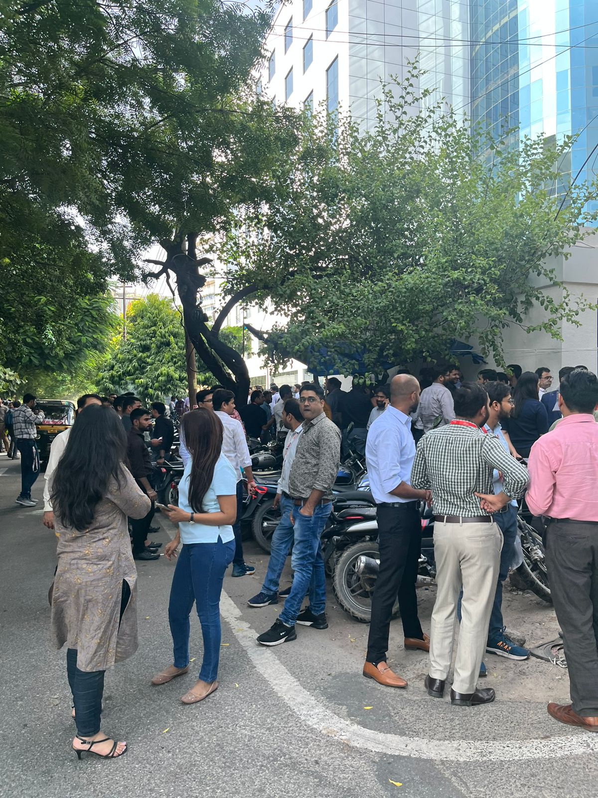 Earthquake Of 6.2 Magnitude Strikes Delhi: See Photos, Videos in Noida ...