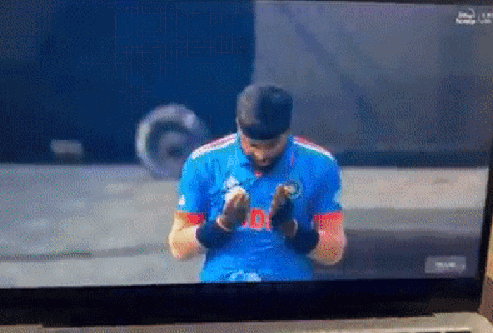 Ind Vs Pak Viral Moment: Watch Hardik Pandya Talks To Ball,