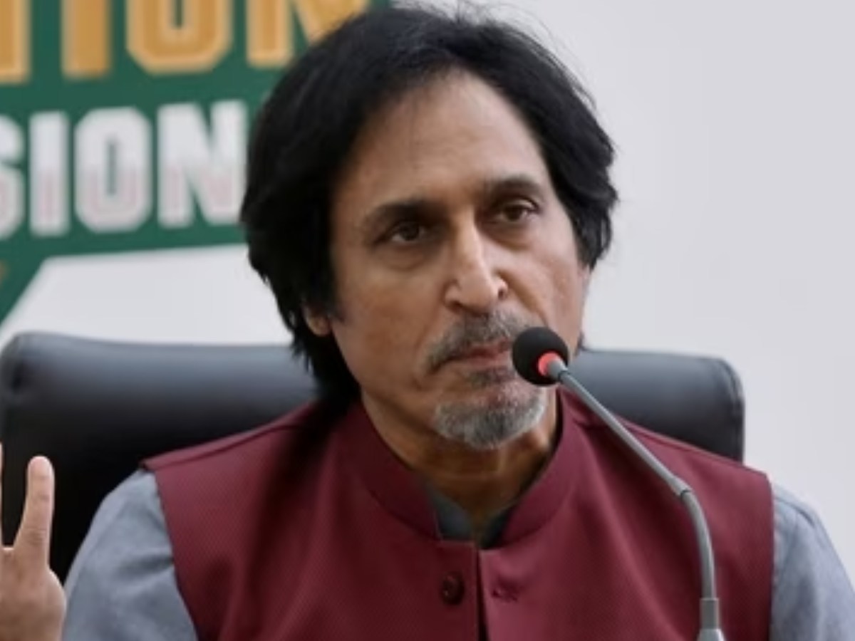 वह खुद तो पैसों के लिए कॉमेंट्री करने भारत चला गया, पूर्व क्रिकेटर ने ...