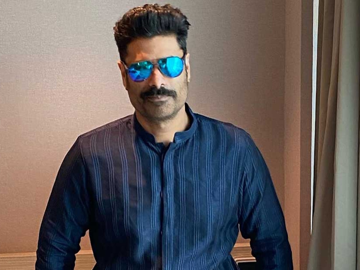 Sikander Kher Birthday : सोनम कपूर की बहन से हुई थी Anupam Kher के बेटे ...